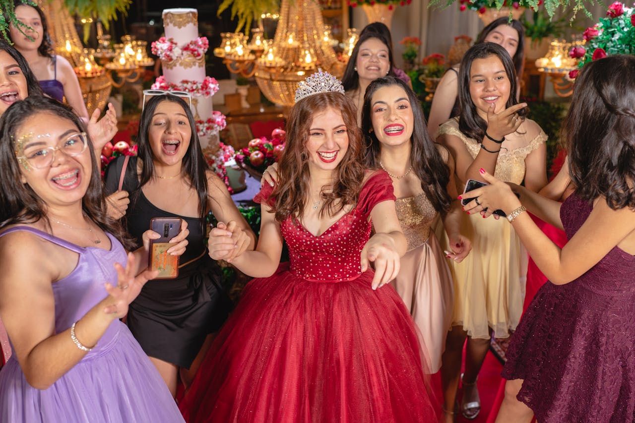 How to Host an Unforgettable Prom Party in 2025 - Vaughan Party Supplies